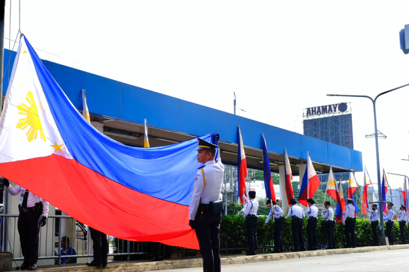 Japanese destroyer JS Ikazuchi docks in Davao City for three-day port ...